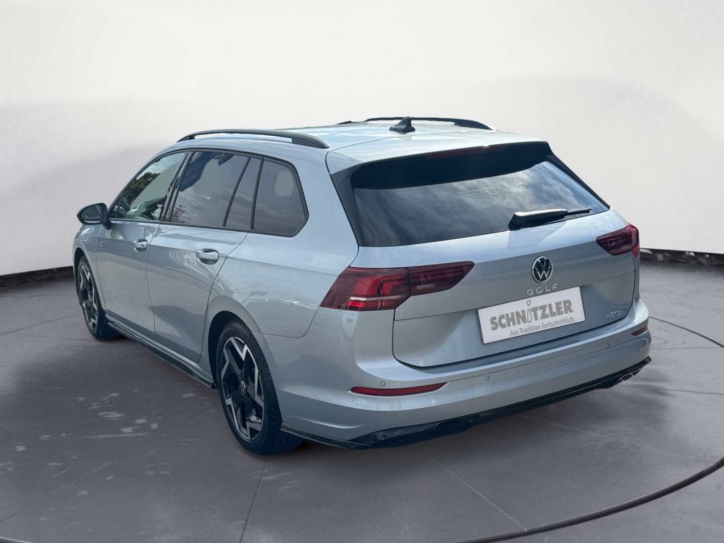 Golf Variant R-Line 1.5 TSI DSG LED/NAVI/KAMERA/HUD/5J.GARA ...